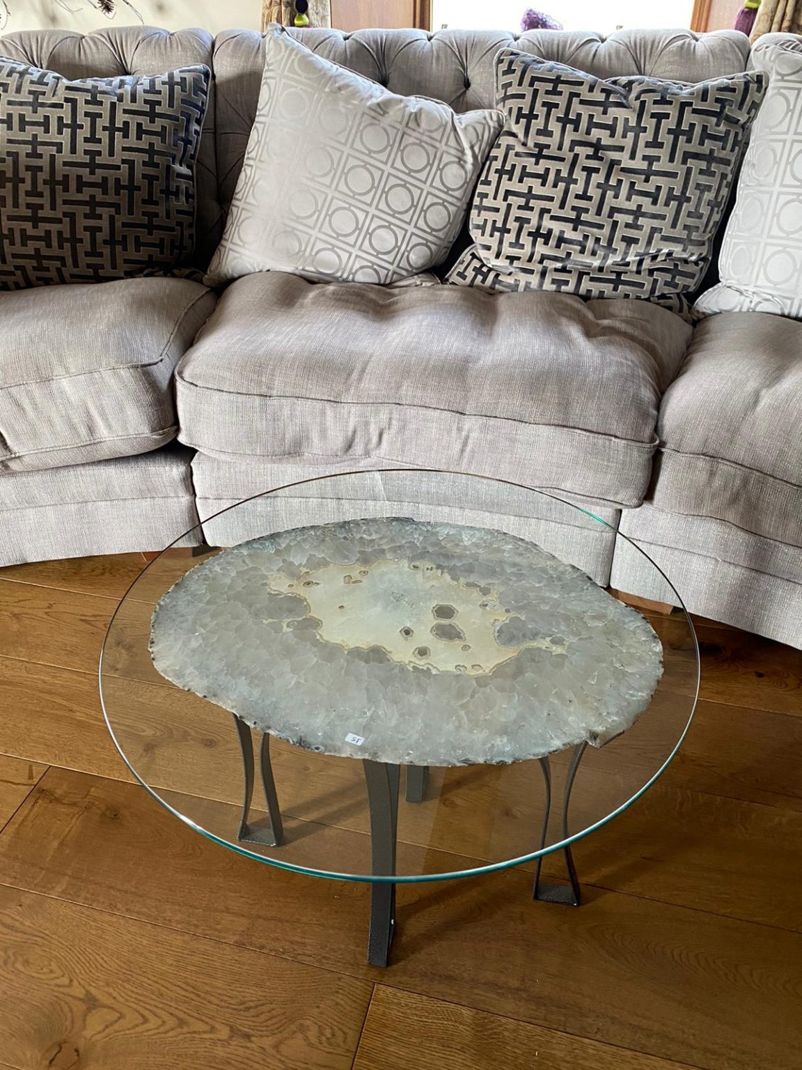 Agate Geode Table 15kg H45xW57cm Grey / White Crystal Quartz Material