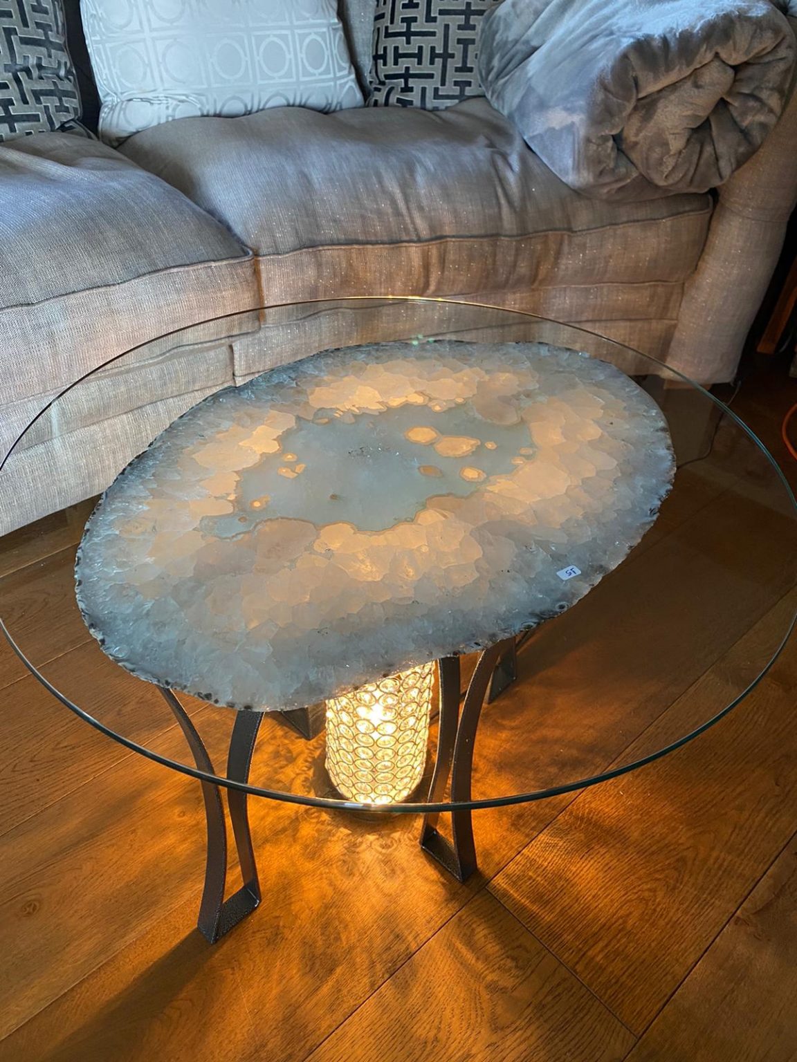 Agate Geode Table 15kg H45xW57cm Grey / White Crystal Quartz Material