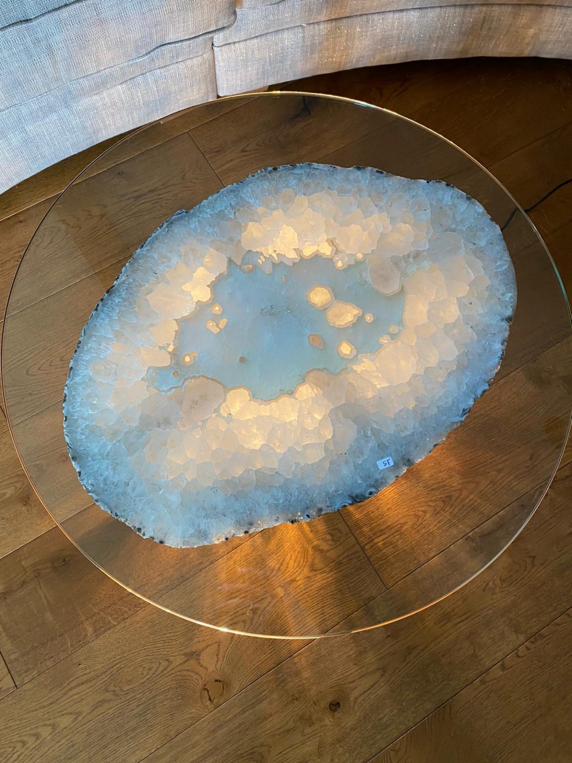 Agate Geode Table 15kg H45xW57cm Grey / White Crystal Quartz Material