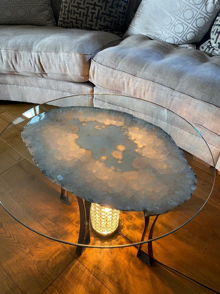 Agate Geode Table 15kg H45xW57cm Grey / White Crystal Quartz Material